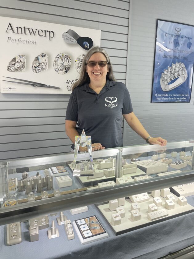 Shining Bright for 43 Years | News, Sports, Jobs - Tyler Star News